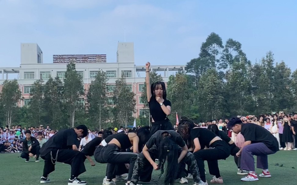 【jazz】高校校运会开幕式表演炸翻全场!走过路过绝不错过!