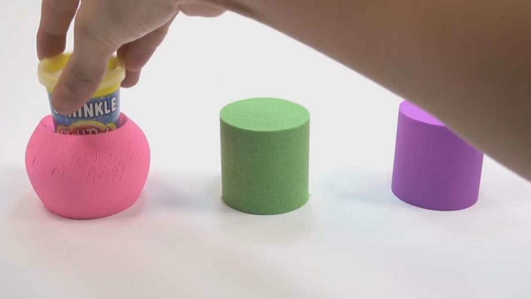 太空沙被压变形的那一刻好解压,三色太空沙的解压玩法!