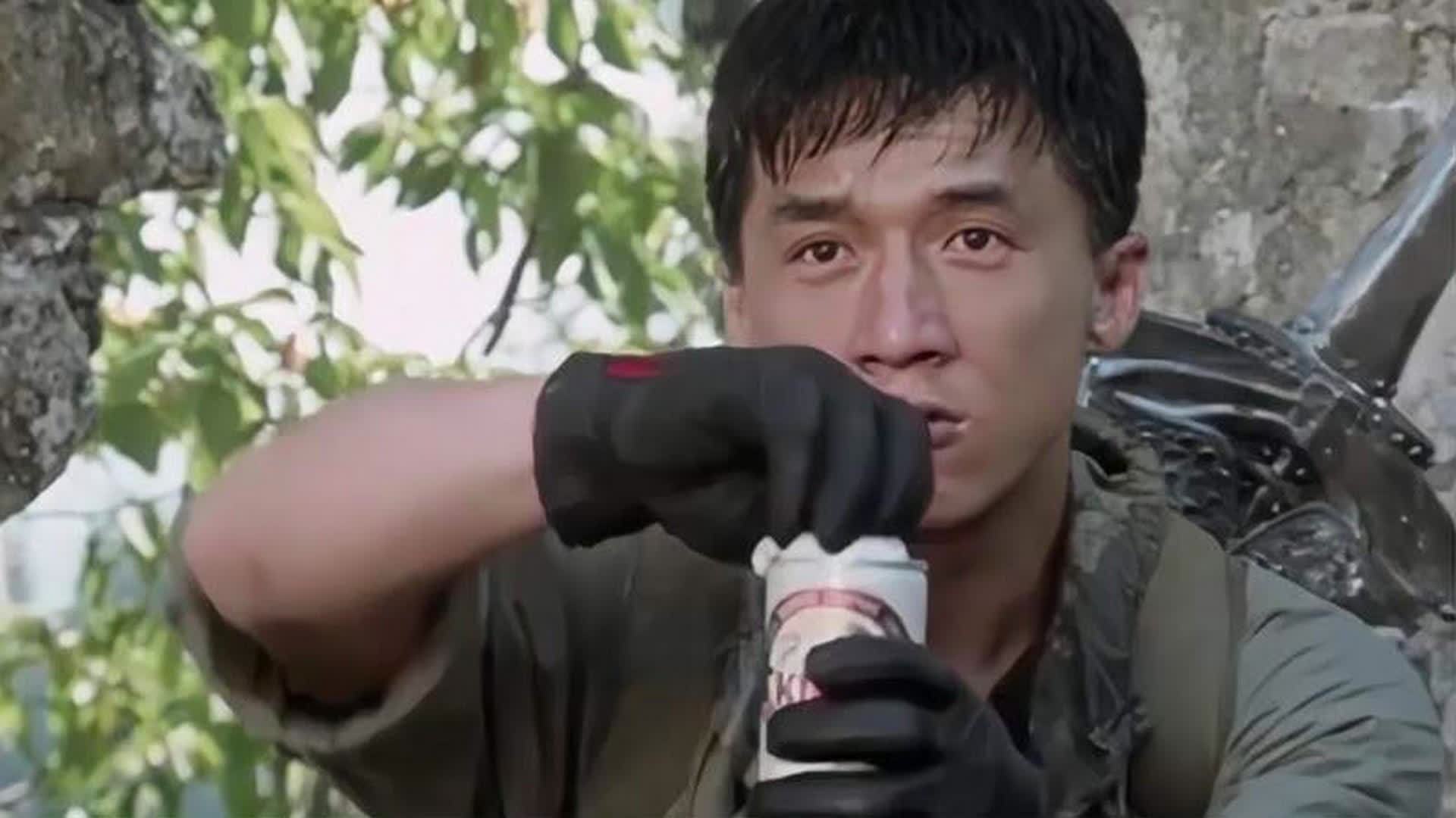 龙兄:龙叔太逗了,自己喝的啤酒,而给土著的却是烟雾弹,精彩!