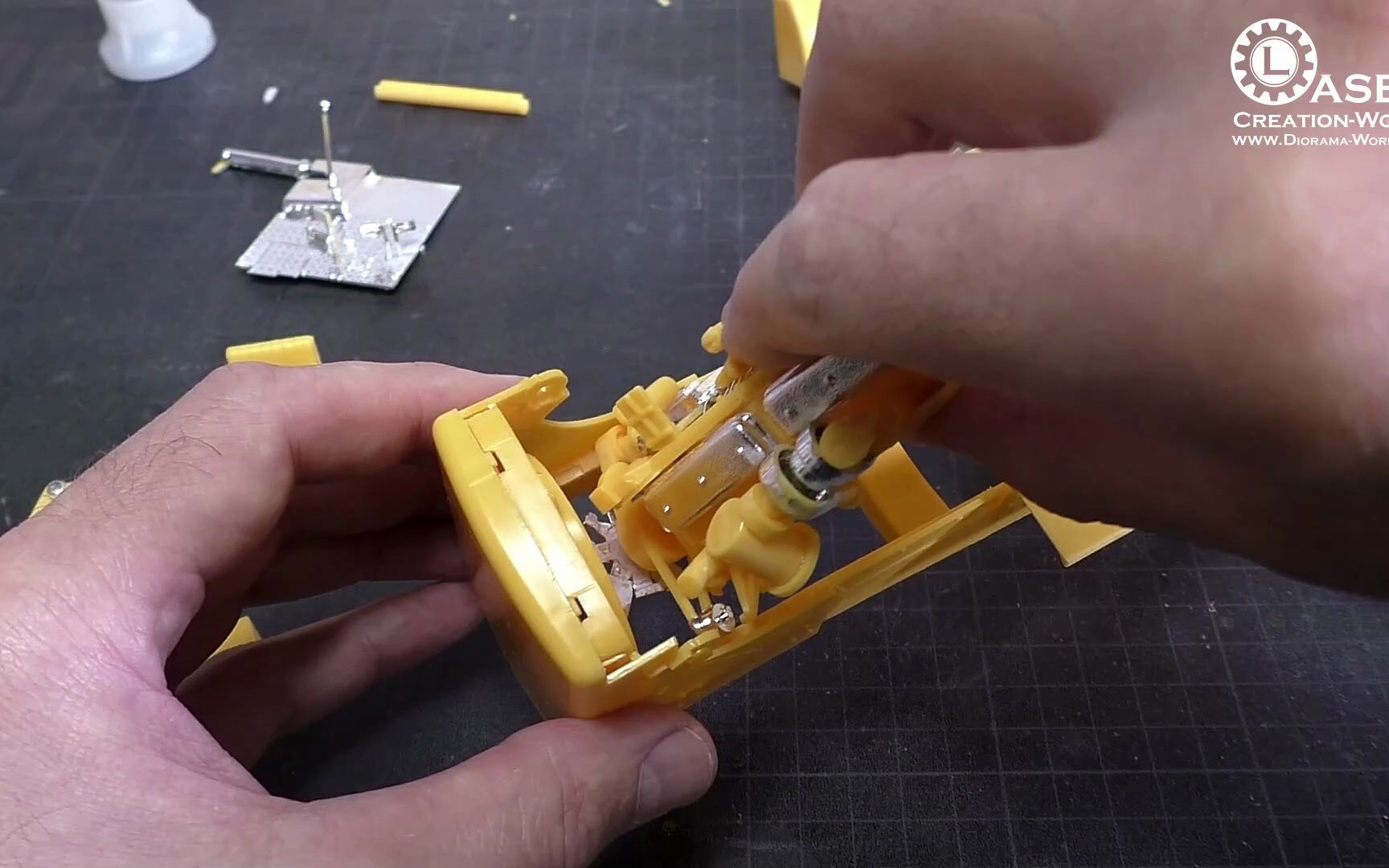 【局部精琢——做旧拖车1:25 】【模型制作】【模型涂装】