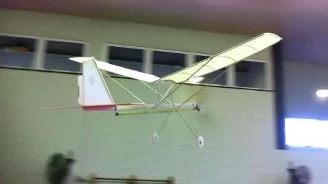 橡皮筋动力飞机,这也太酷了吧,一点都不比航模差啊