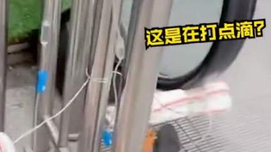 山东一超市现打点滴式消毒电梯扶手