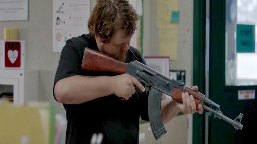 豆瓣7.1,根据美国校园枪击案改编,入围90届奥斯卡最佳真人短片