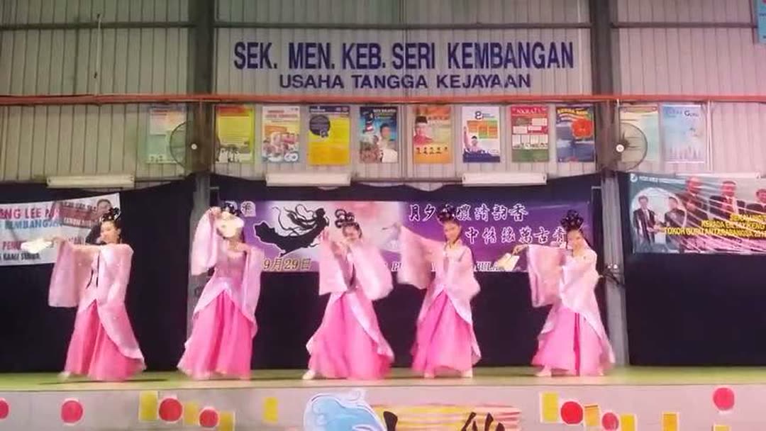 2019最火抖音舞蹈唯美古风舞蹈《梦里水乡》舞蹈视频 女子群舞