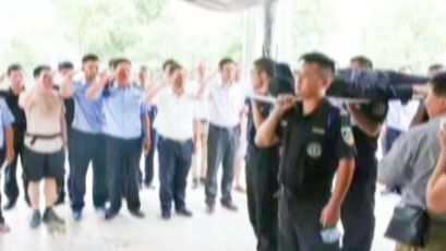 浙江年轻男协警跳江救援轻生女子牺牲,同事从江底拉出他的尸体