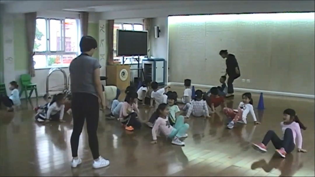 大班体育《勇敢的蜘蛛侠》优质课