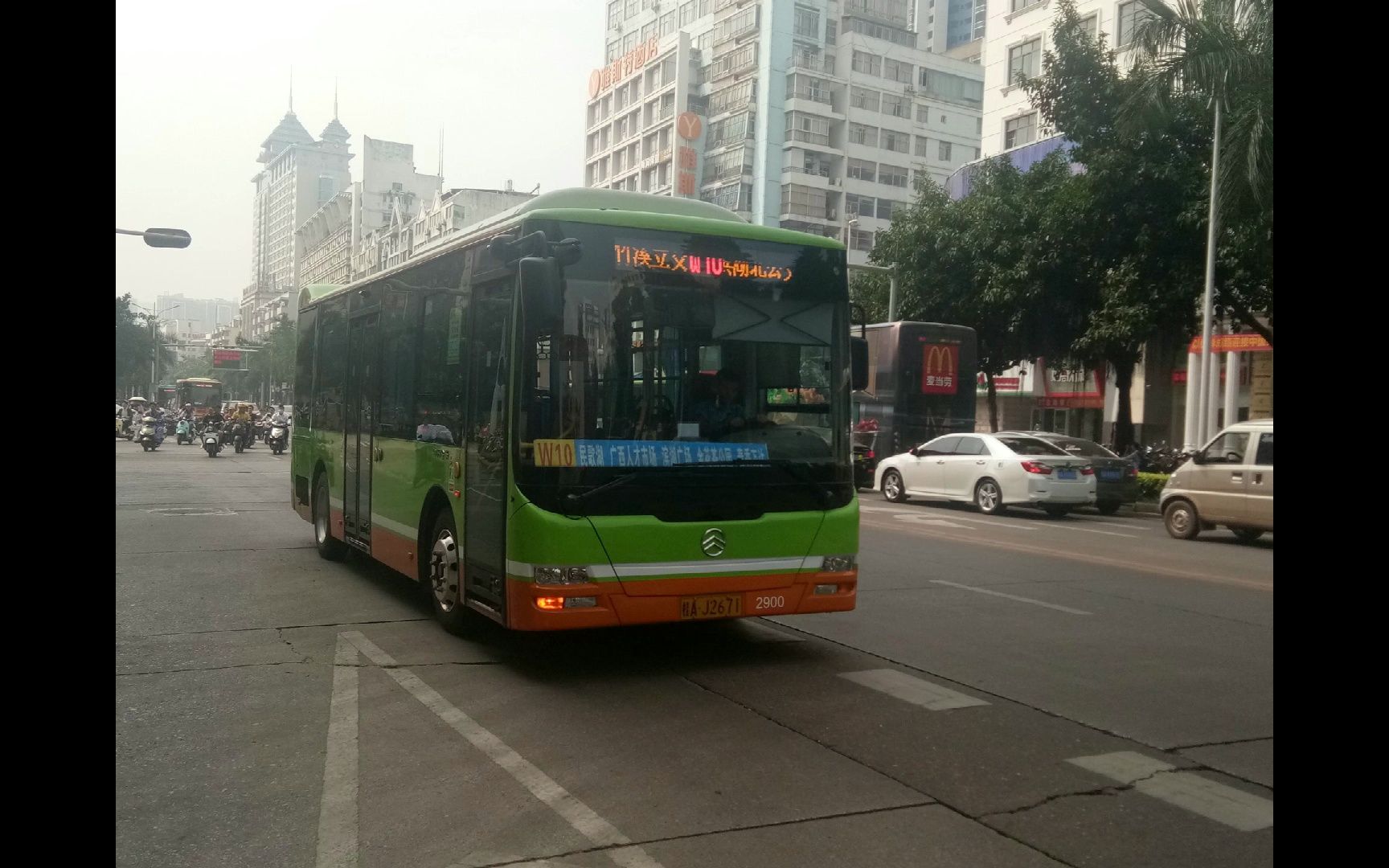 南宁公交W10路凯伦一体机报站