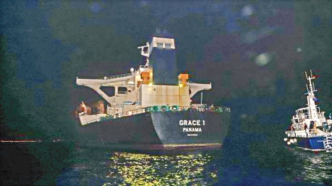 伊特种兵突然登船,印度油轮遭扣押,美战舰找错海域导致营救失败