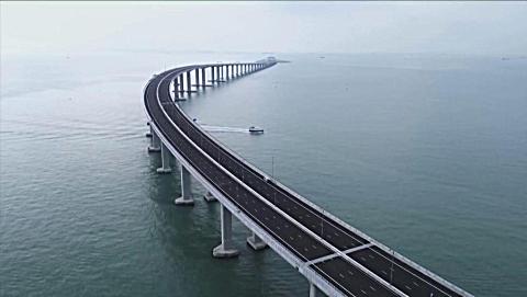 中国又创造奇迹! 世界最长跨海大桥通车, 厉害了我的国!