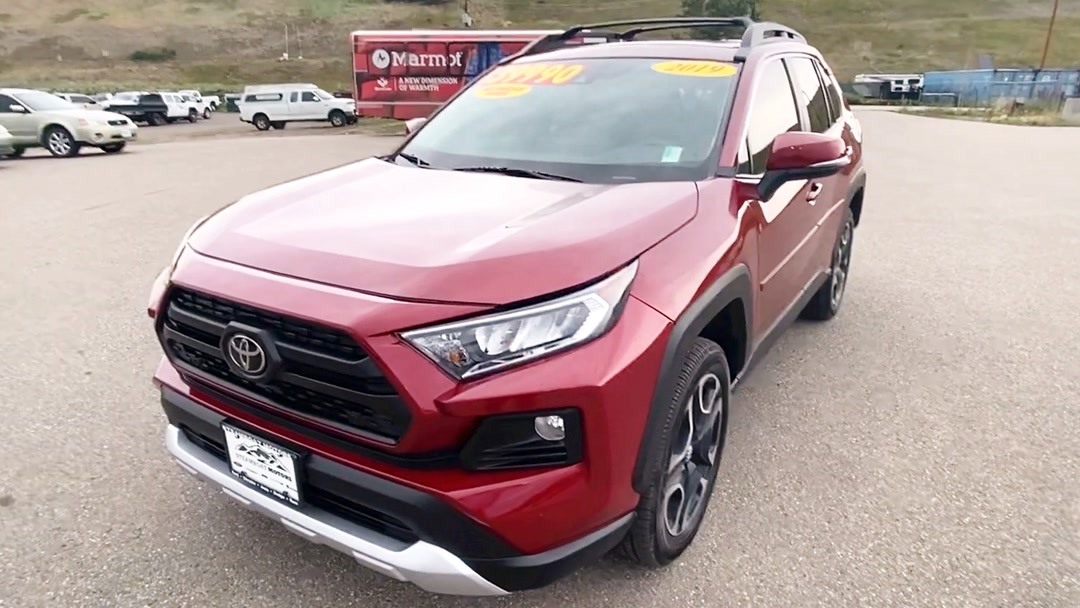 2021款丰田RAV4越野版实车展示,近距离体验后,才知道有多帅气