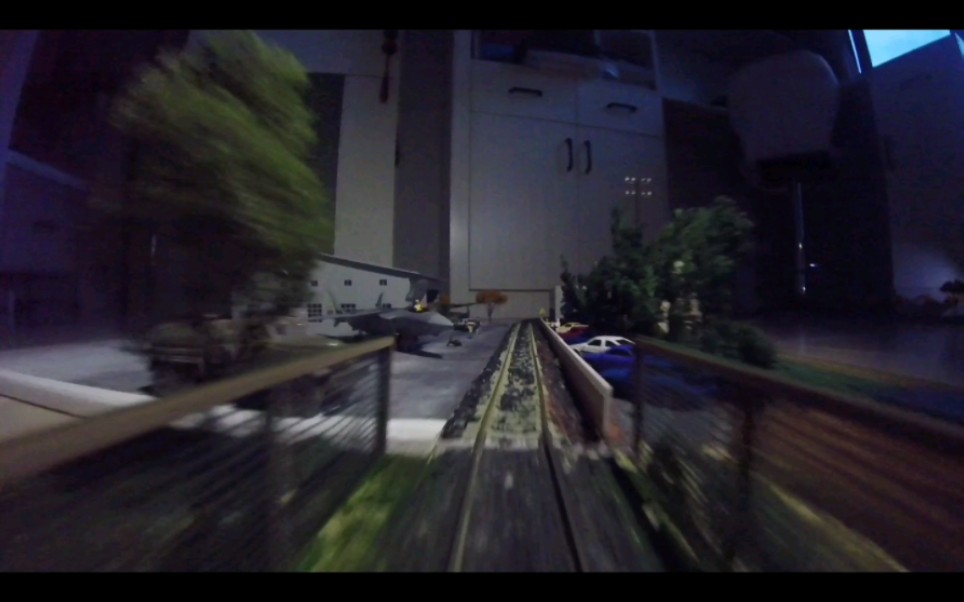 穿越昼夜交替隧道 火车模型第一视角3