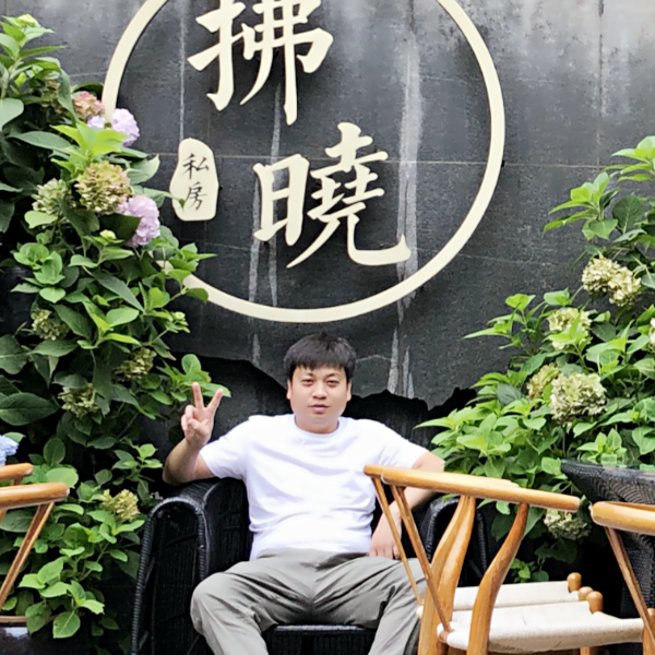 墨鱼小哥哥 