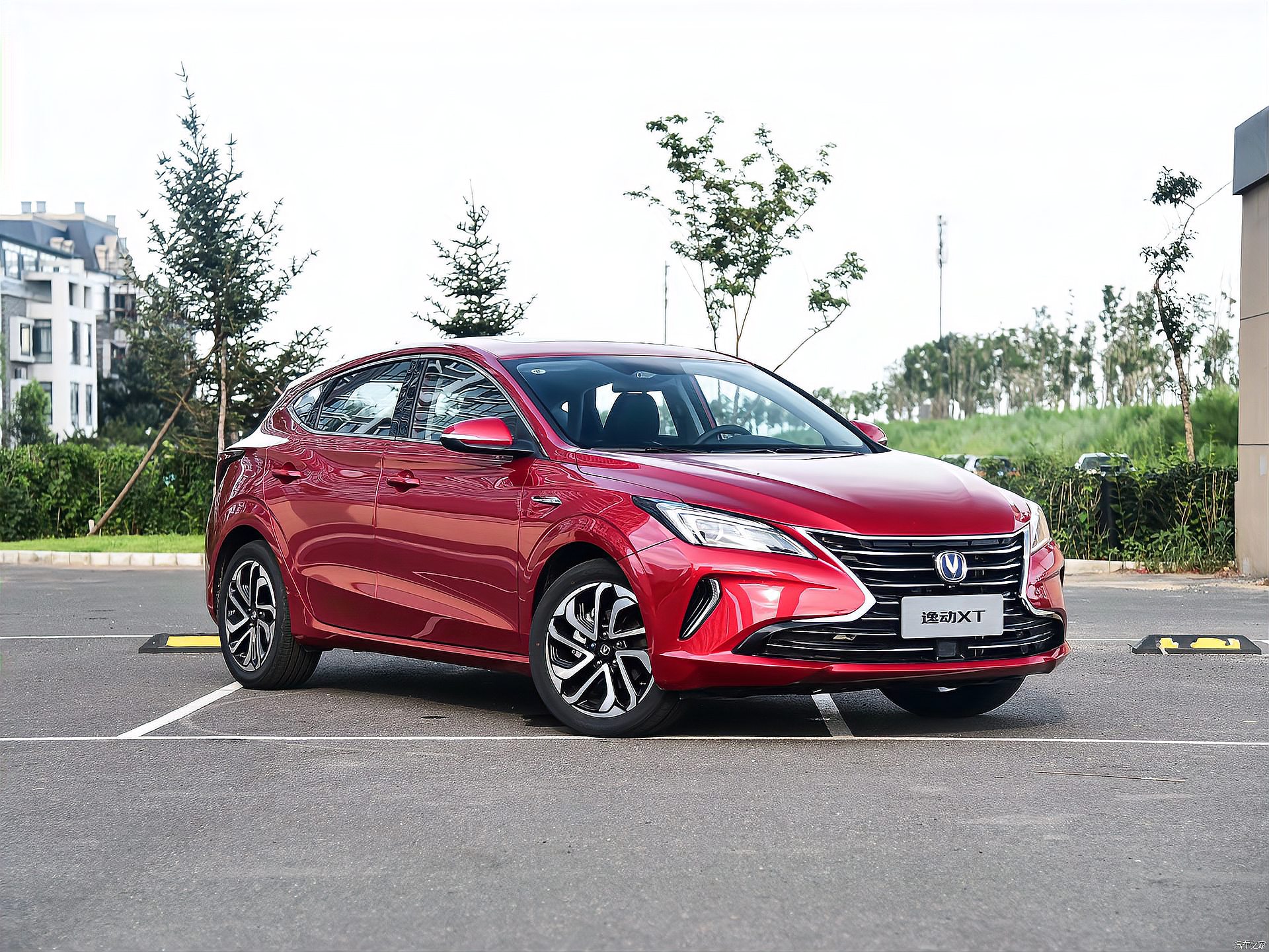 长安终于“抬起头”了!打造国产“最美两厢车”,一看价格,难火