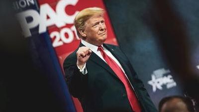 特朗普消失40天后首次公开演讲:批拜登让“美国垫底”,暗示2024再次...