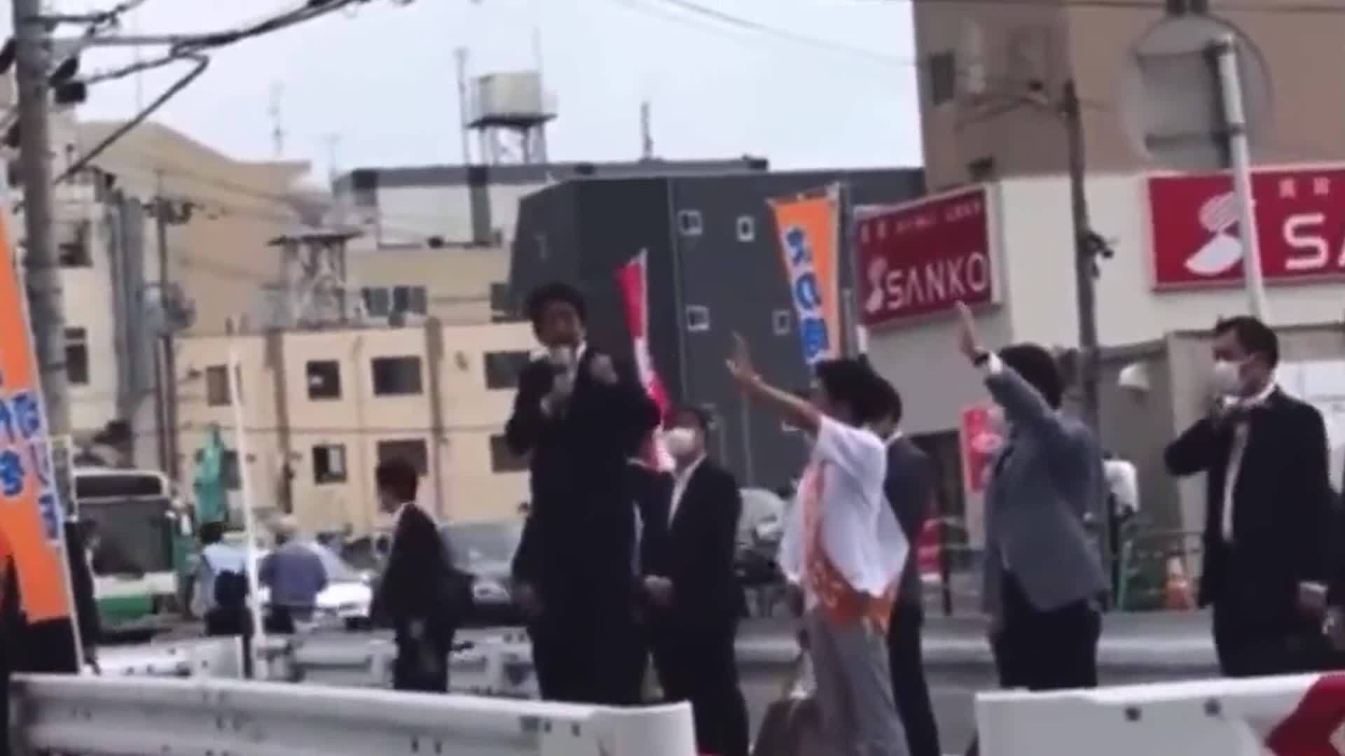 没钱或是作案原因?山上彻也每月还贷,案发时仍欠债60万日元