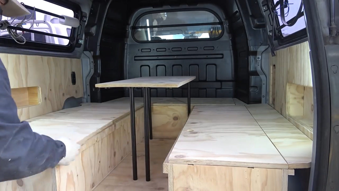 [业余]制作床车榻榻米床铺 立马变饭桌