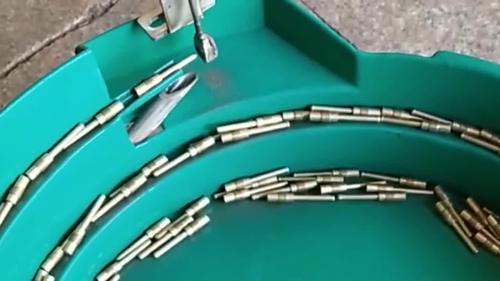 振动盘就是一个神奇的东西,看了半天了都没看懂