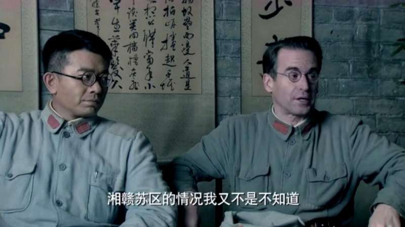 领袖:李德无心听汇报,认为他们说的是“废话”,坚持运用堡垒战