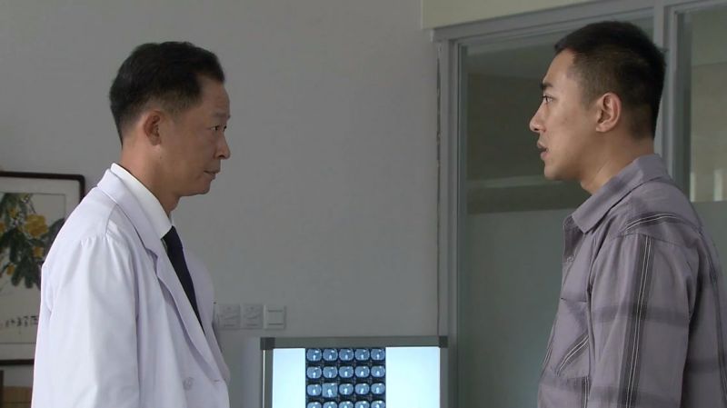 成功借钱给医生的老婆 老公筹钱还款也不同流合污