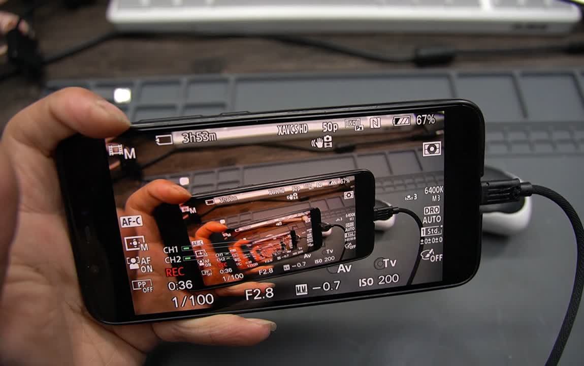 手机也能当显示器