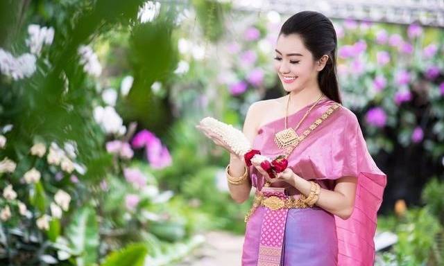 去泰国旅游,遇到“伴侣”导游服务别轻易尝试,看完涨见识了