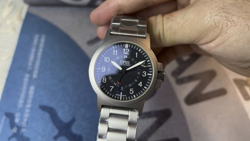 豪利时航空系列两地时bc3大表冠限量钛金属机械腕表