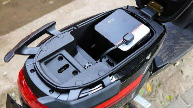 电动车新电池为啥没有旧电池耐用?内行人:3个原因告诉你答案