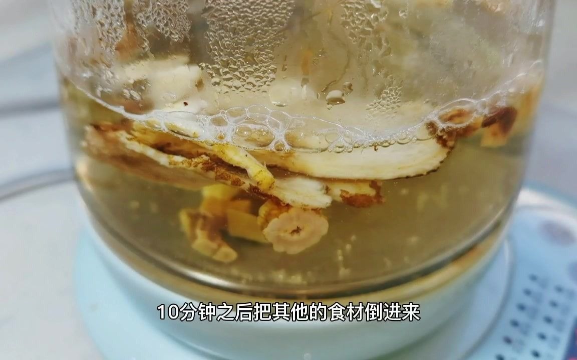 女性气血不足,贫血没精神多喝这道茶,老中医推荐,比补药还好