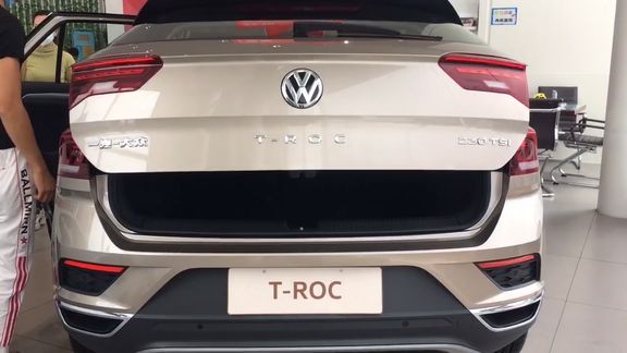 加装了电动尾门,特别实用的配置,你们觉得呢?#探歌