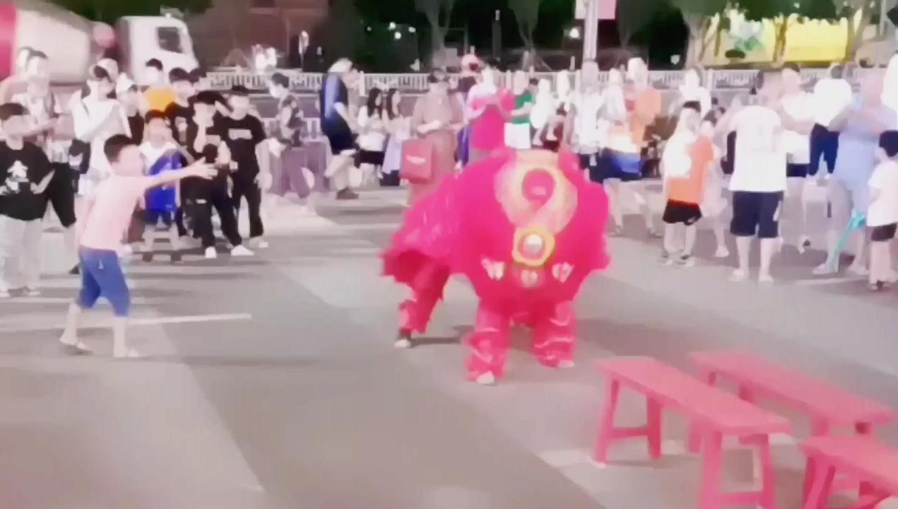 金狮狂舞,跃跃欲试[呲牙][呲牙][呲牙]