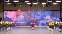 开学典礼上,小学生们用情景剧演绎党史故事