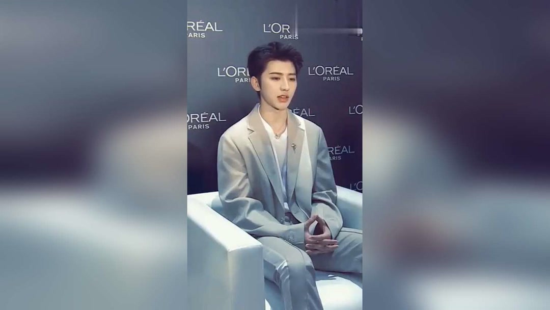 蔡徐坤8月行程讲给粉丝听,爱坤们了解一下!