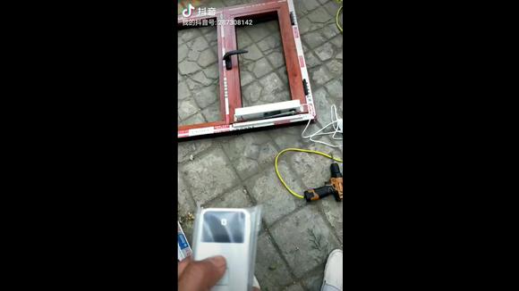 给大家展示电动开窗器