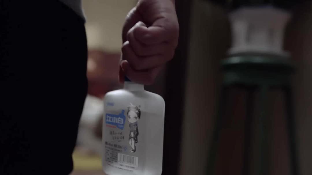 大厨让女孩喝酒治病,点评男孩的蘑菇汤,男孩欢呼大厨肯教自己