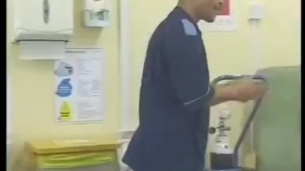 国外拍摄的新冠肺炎传播途径