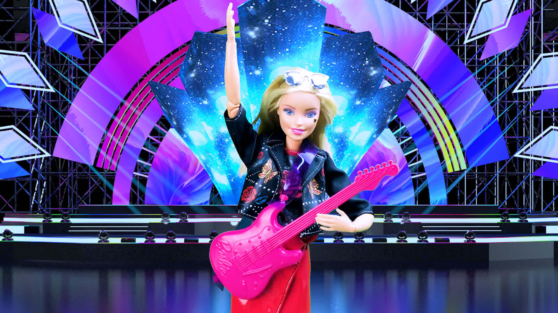 芭比娃娃公主玩具,芭比画上精致的妆容拿上吉他登台演出
