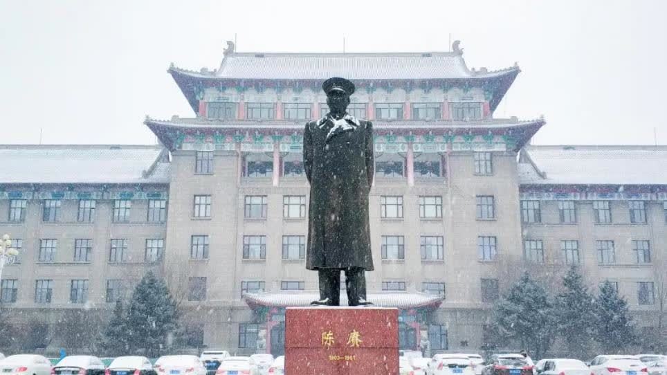 起源于哈军工的哈尔滨工程大学,国内最气派的大学校园之一