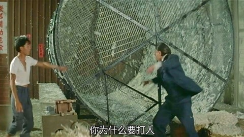 A计划续集:黑社会想抓大哥,结果被引到鸡笼,场面太搞笑了