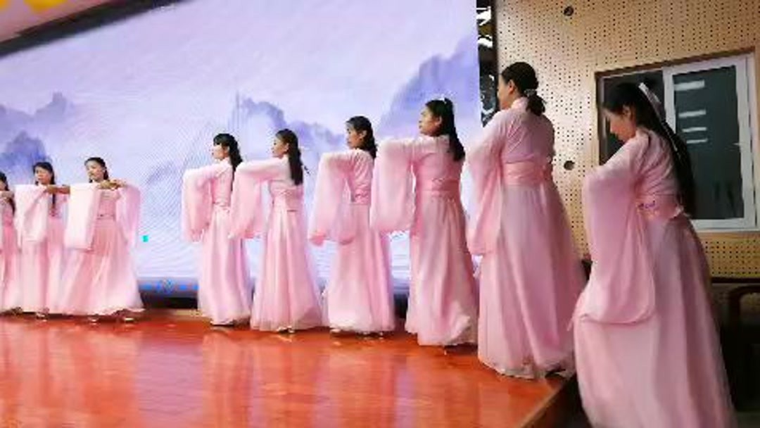 阳谷县金苹果幼儿园教师舞蹈 礼仪之邦
