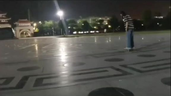 好心被狗咬一口 你们会怎么办#滑板#板女#滑板女孩#女滑手#00后#板...