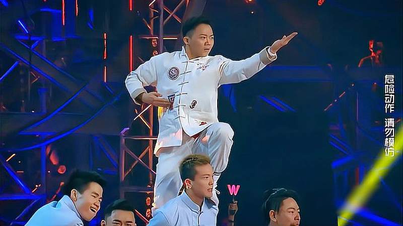 要不是最后有失误,杨凯这段街舞,能“封神”!丨热血街舞团