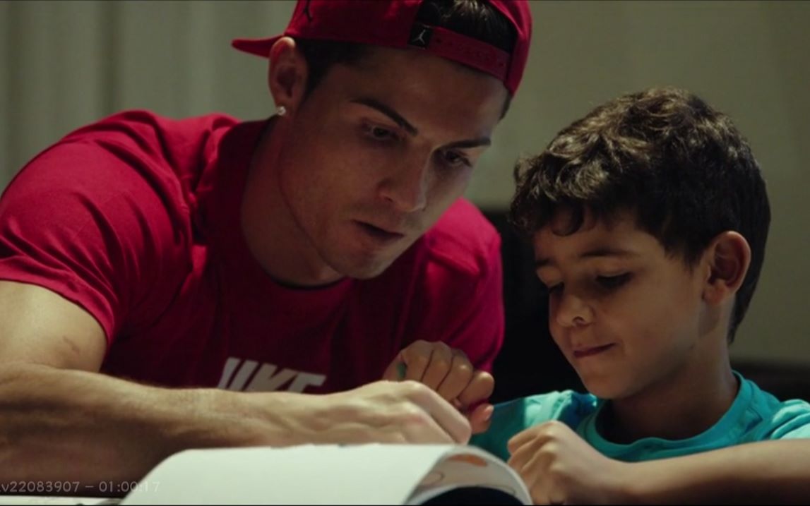 【C罗】C罗回应迷你罗生母传言