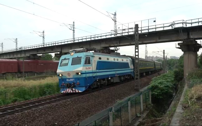 沪昆线:上局沪段SS82001牵引K760次(衡阳←上海南) 通过