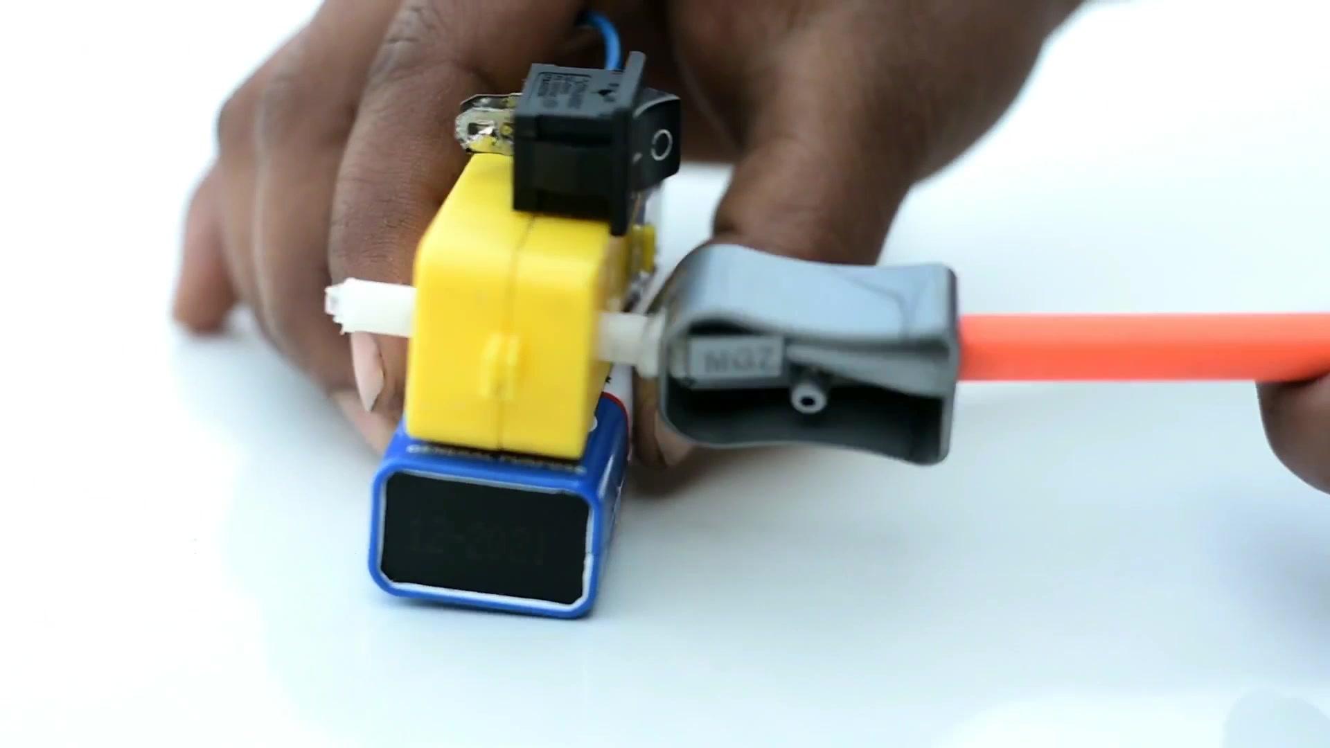 牛人构思没毛病!自制电动削笔刀,学生党可以用