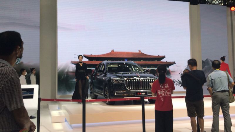 中国汽车的老大哥,红旗汽车车展,香车美女你心动了吗