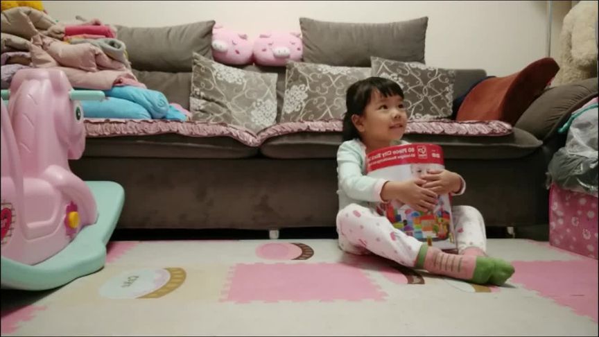 宝宝第一次挑战自己,模仿图片摆积木,强迫症几次都快让自己哭了