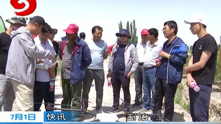 玉门演示推广高效农业植保无人机