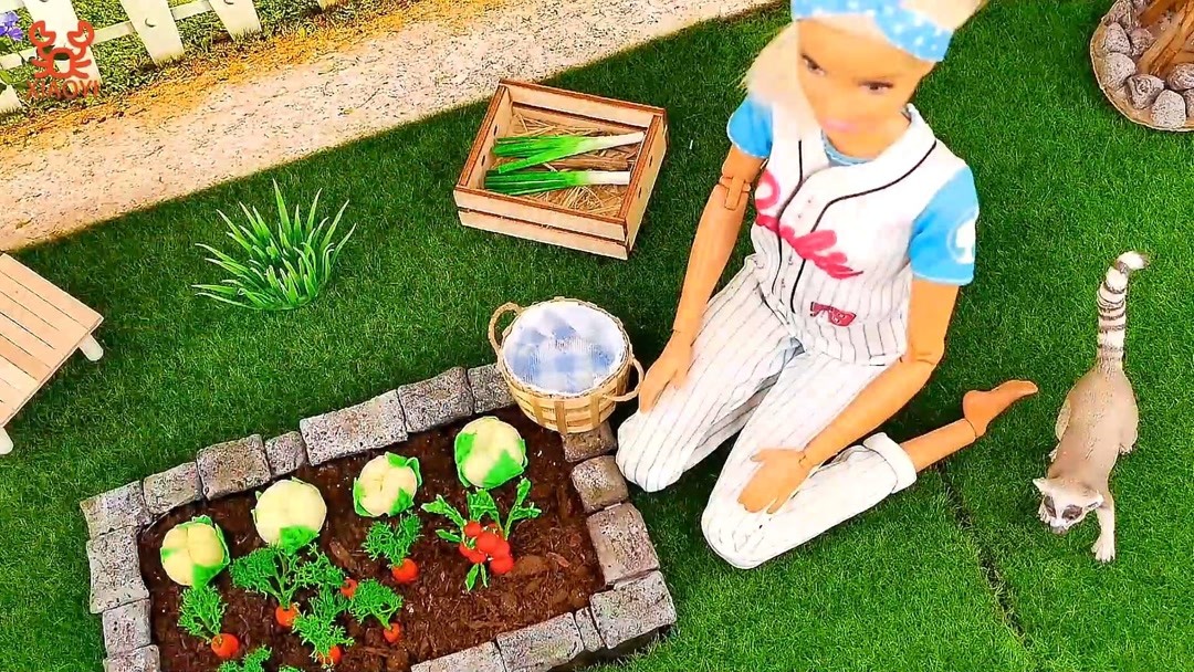 小灵芭比娃娃DIY 第10集 给芭比制作彩虹鞋子和口罩