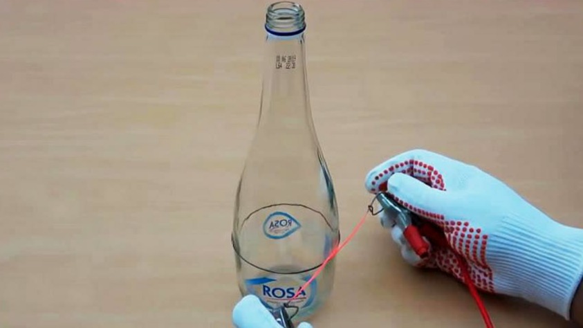 如何整齐地切割玻璃瓶?一根铁丝就能轻松办到