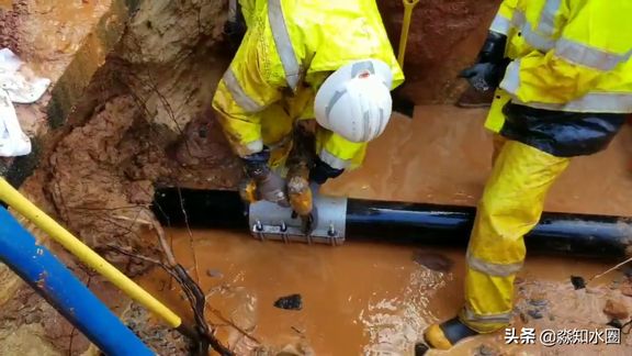 #漏水# #自来水# 自来水管快速管卡堵漏